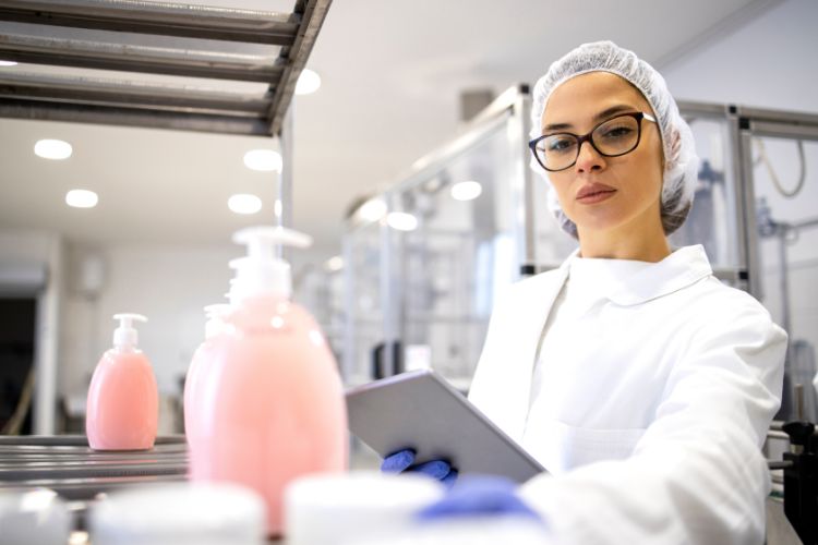 Laboratorio cosmético en Madrid ¡Ven a visitarnos!